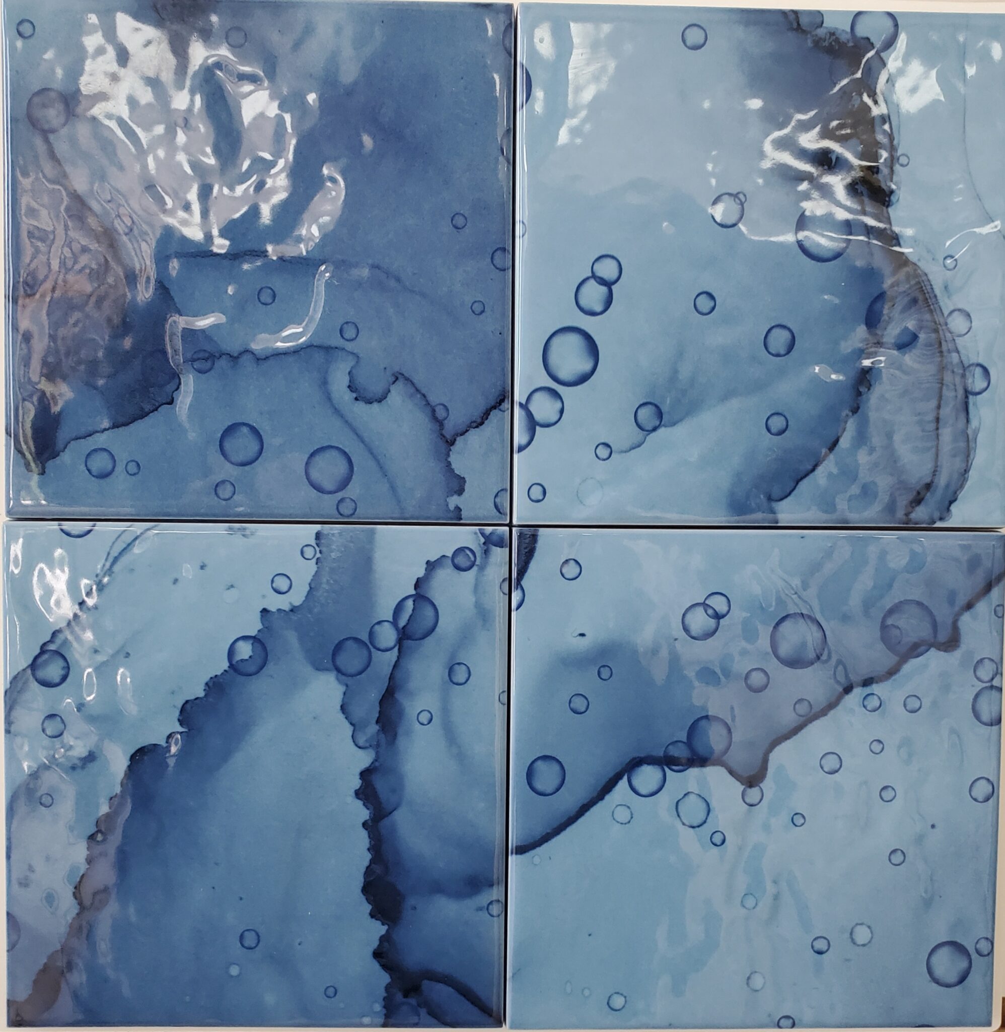 Bubbles Blue 6x6 - Treasure Tile